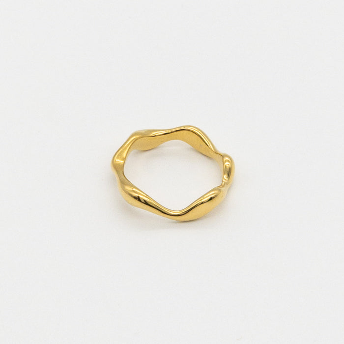 Wavy Gold Ring – ENDLESS & CO.